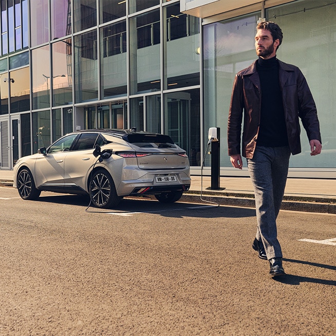 DS hybrid vehicles: discover our PHEV and HYBRID range