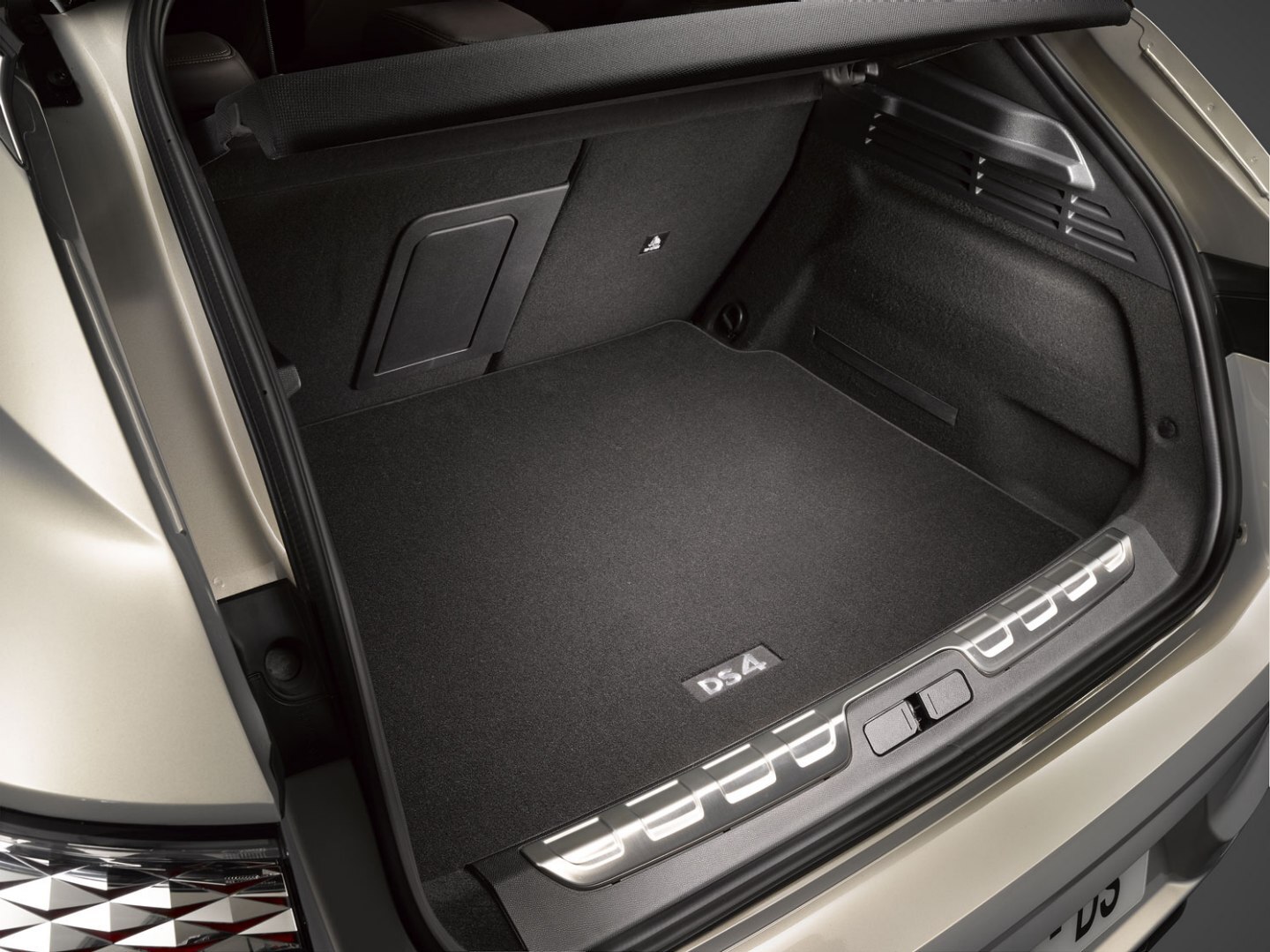 DS 4 technical specifications: engines, dimensions...